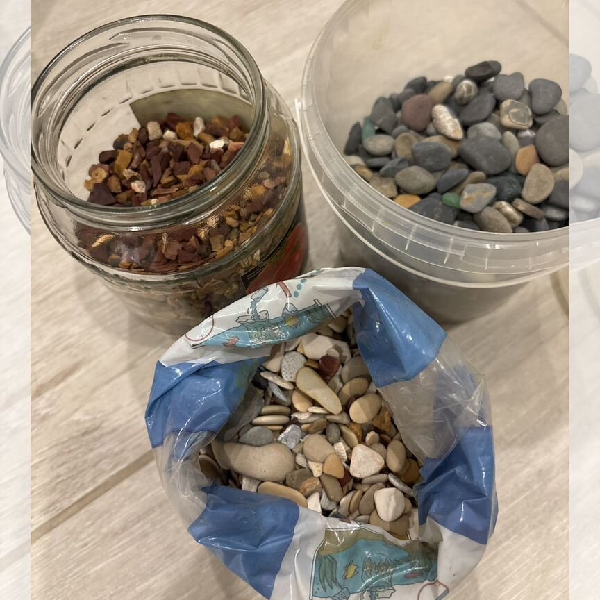 Грунт, камушки в акавриум, растения