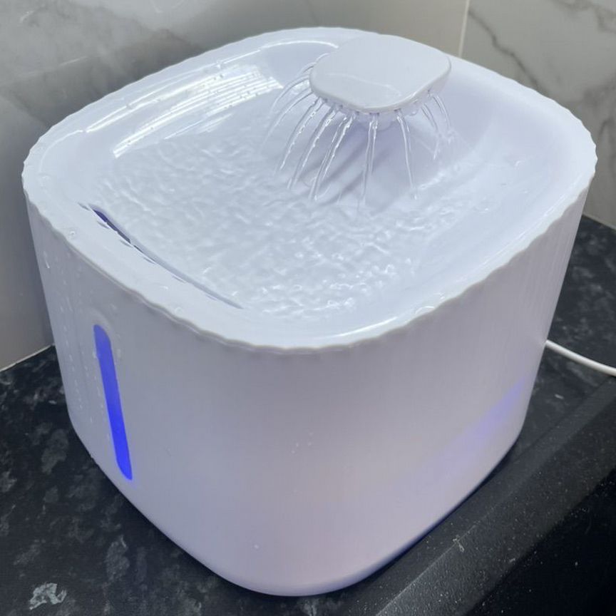 Фонтан поилка для животных