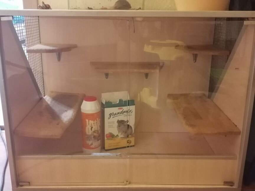 Клетка витрина для шиншиллы бу