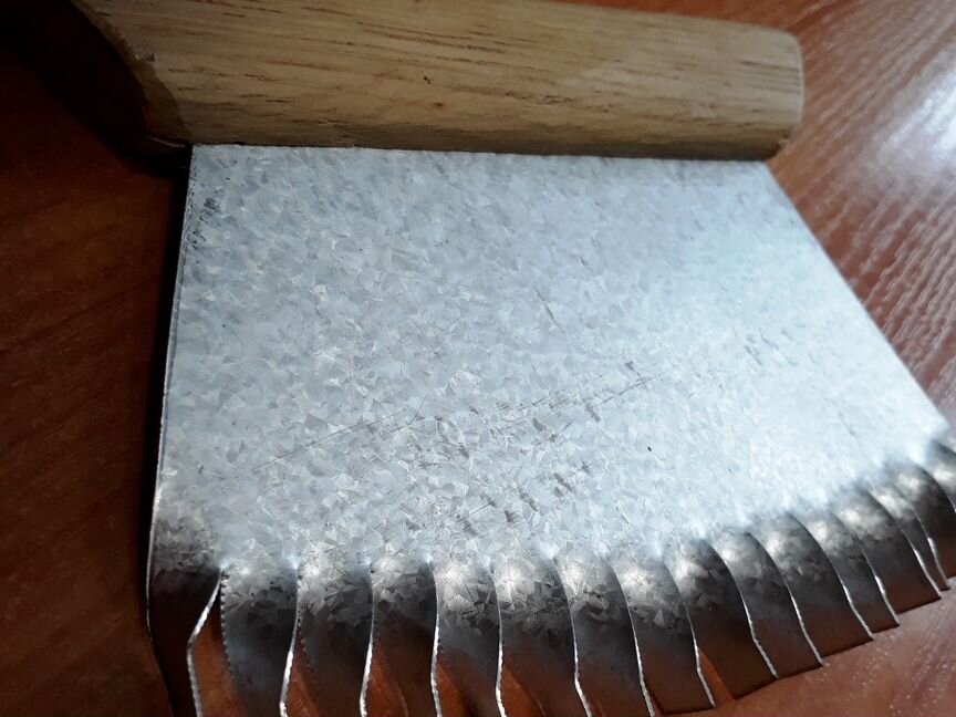 Гребешок-наващиватель (пчеловодство)