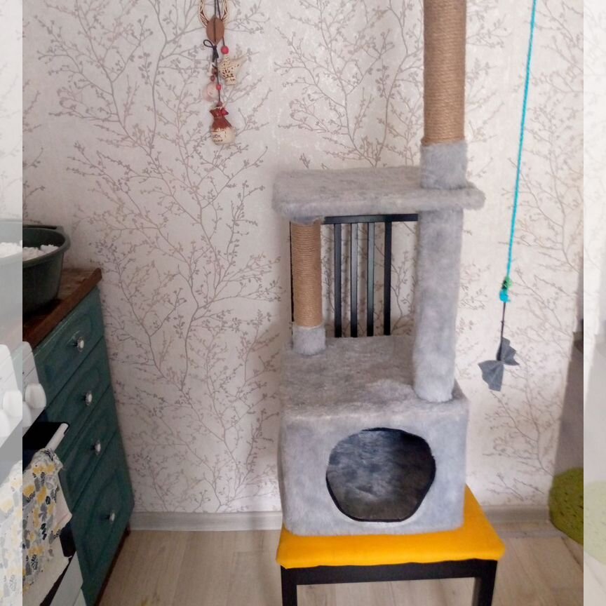 Домик для кошки с когтеточкой бу мало