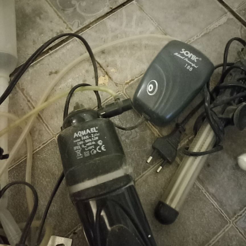 Аквариум с компрессором и обогревателем