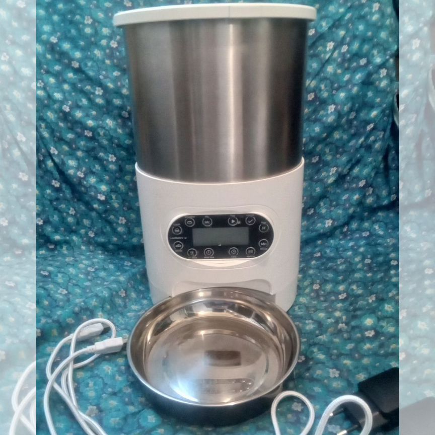 Автоматическая кормушка для животных