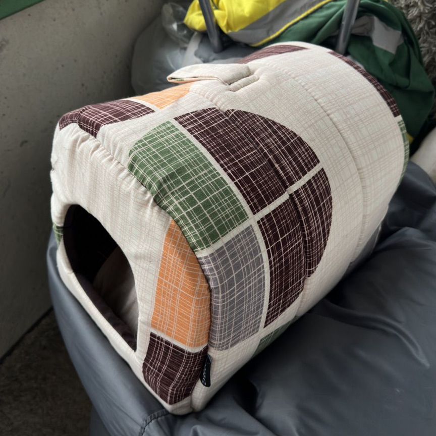 Домик для собак и кошек