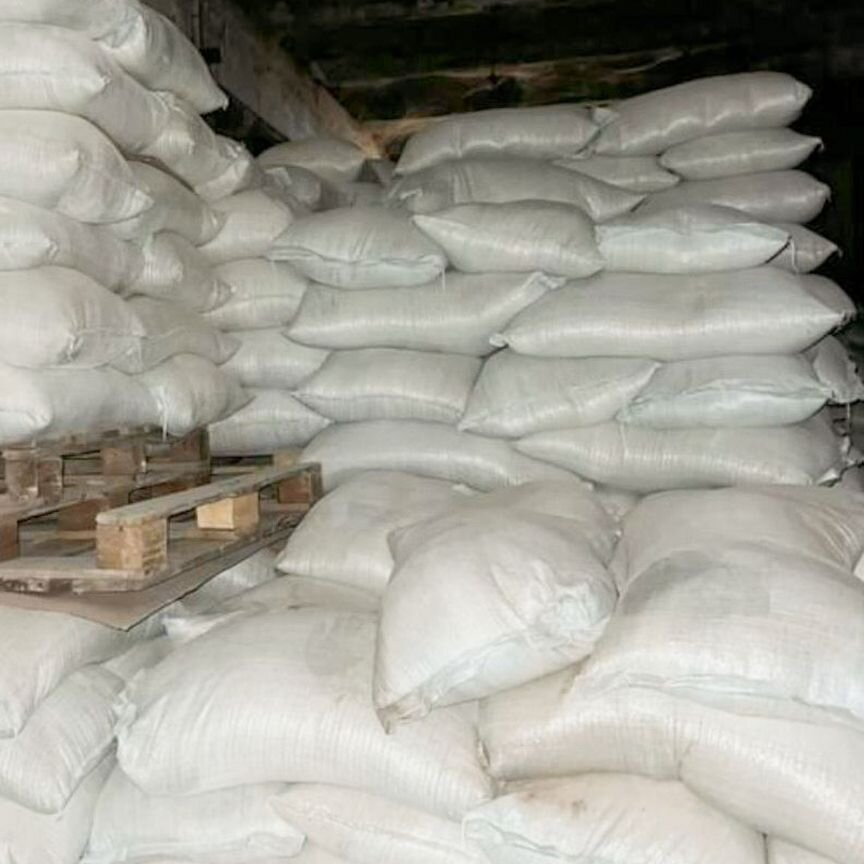 Пшеница в мешках