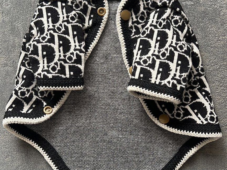 Кардиган для маленьких собак dior