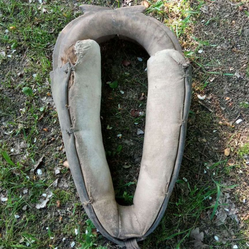 Хомут для лошади старинный. В музей