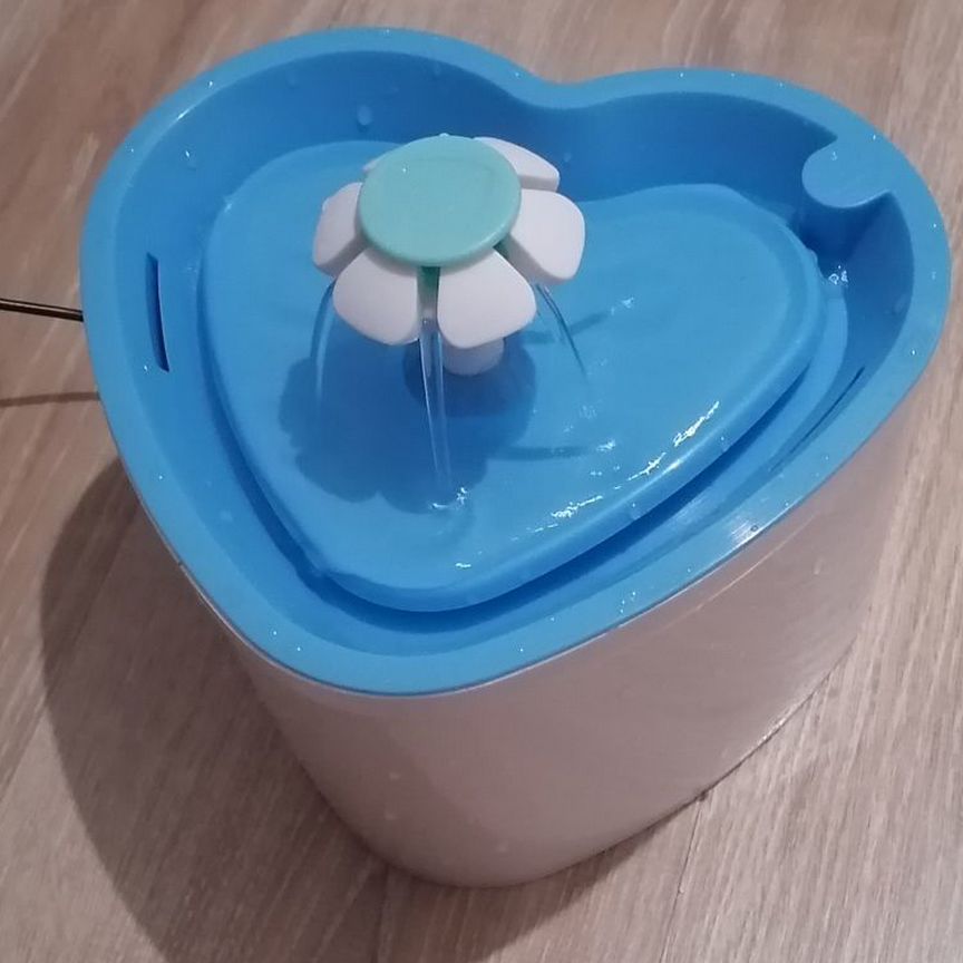 Фонтанчик для кошек