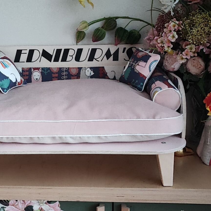 Диван для кошки