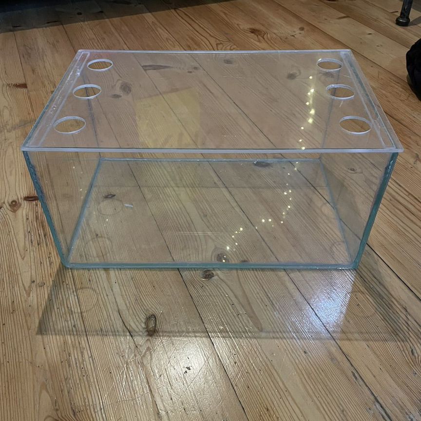 Аквариум с крышкой