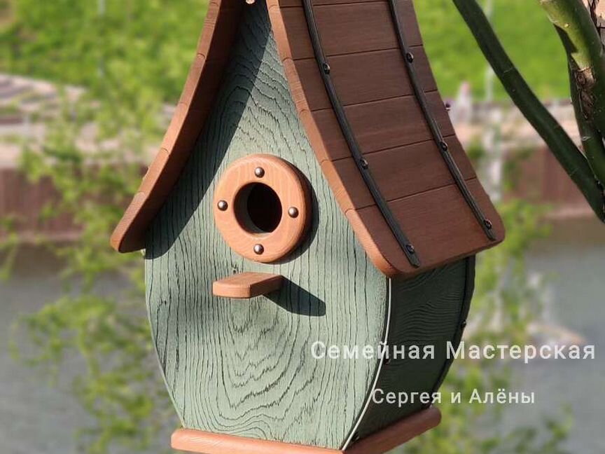 Скворечник для птиц. Кормушка для птиц и белок