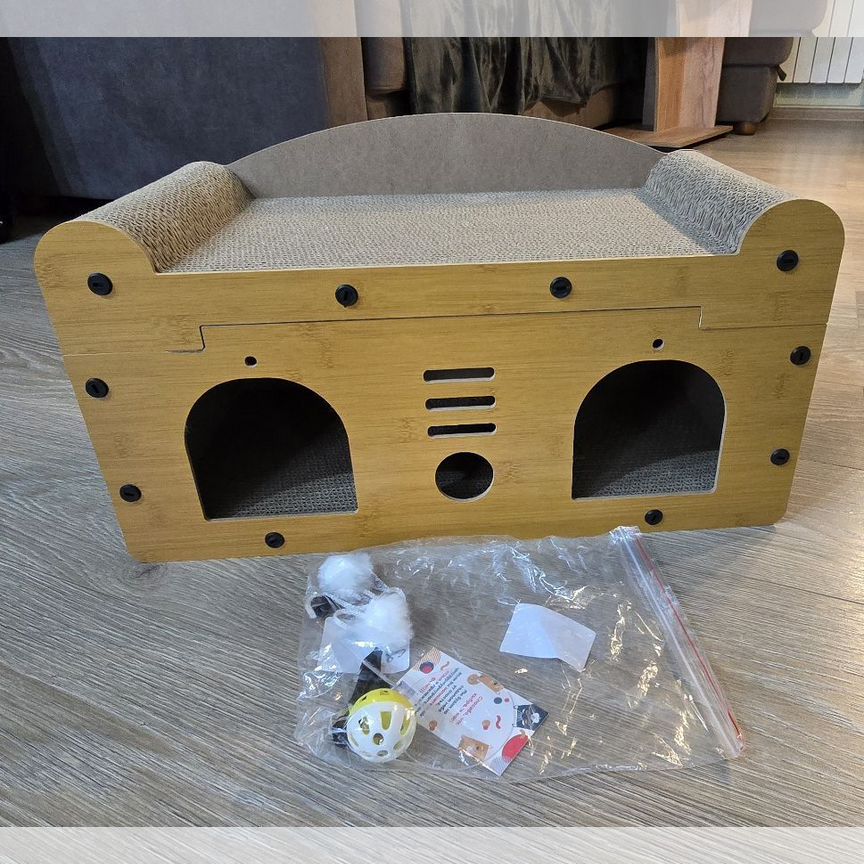 Когтеточка для кошек с лежанкой и домиком