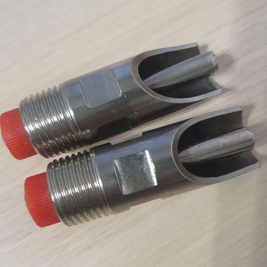 Нипельные поилки для свиней