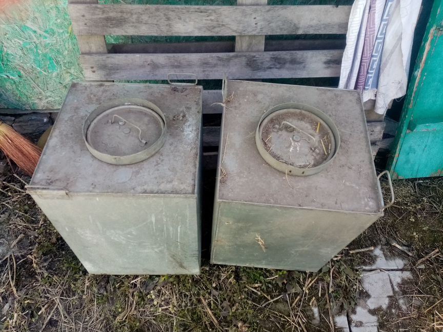 Баки под корма, зерно и тд