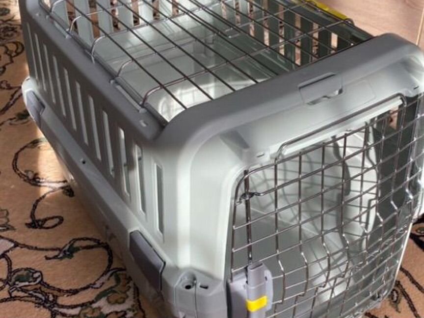 Переноска для собак и крупных кошек