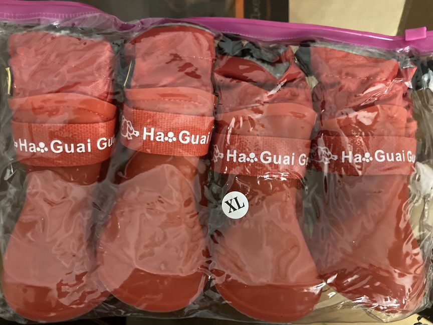 Обувь для крупных собак