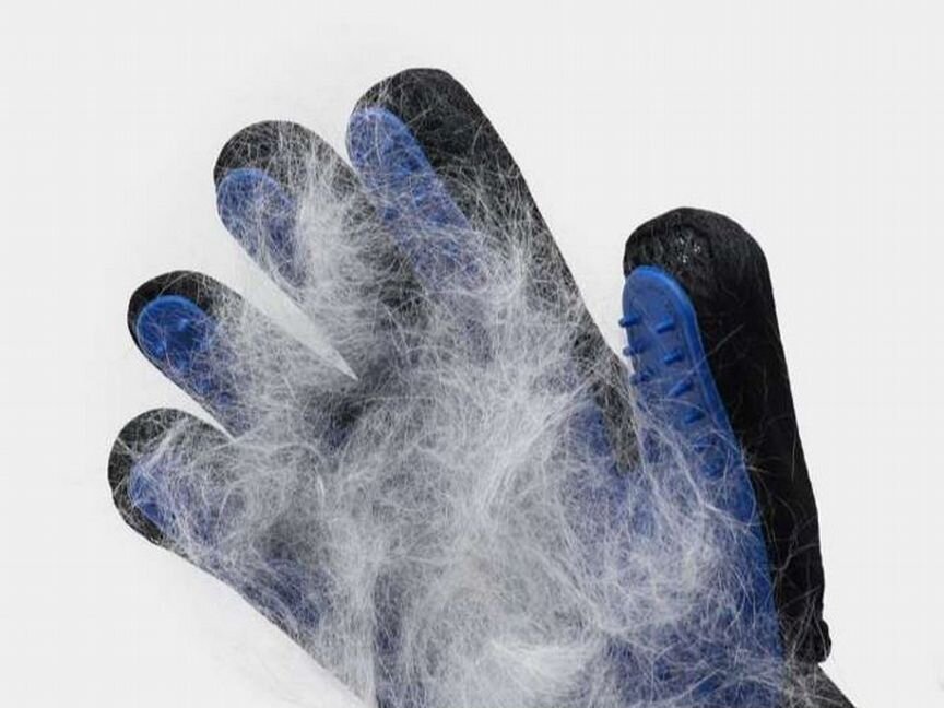 Перчатка для вычесывания шерсти