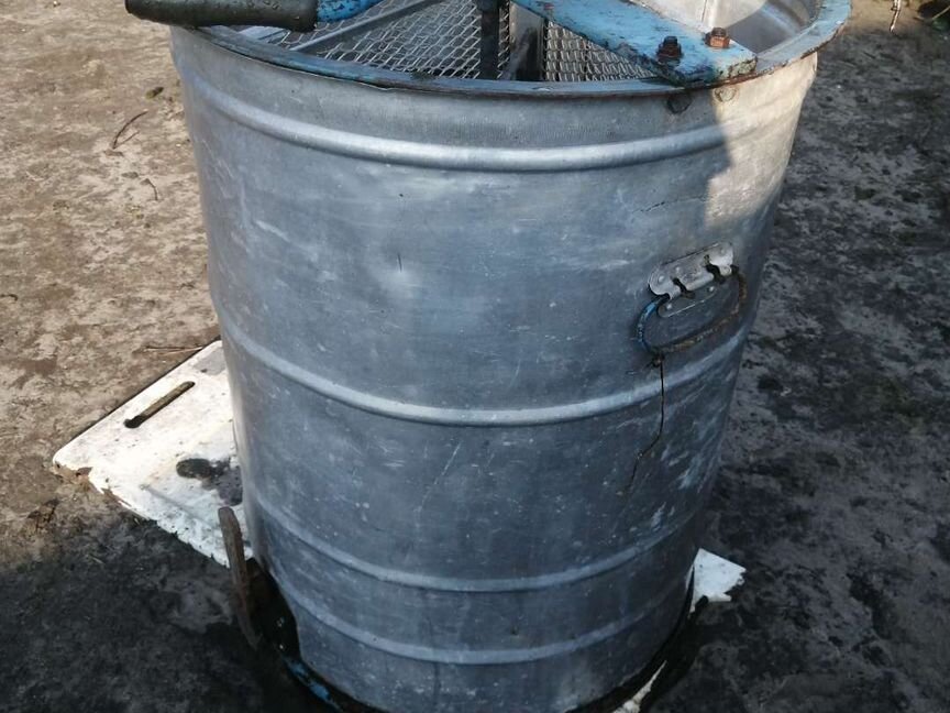 Медогонка 3х рамочная бу