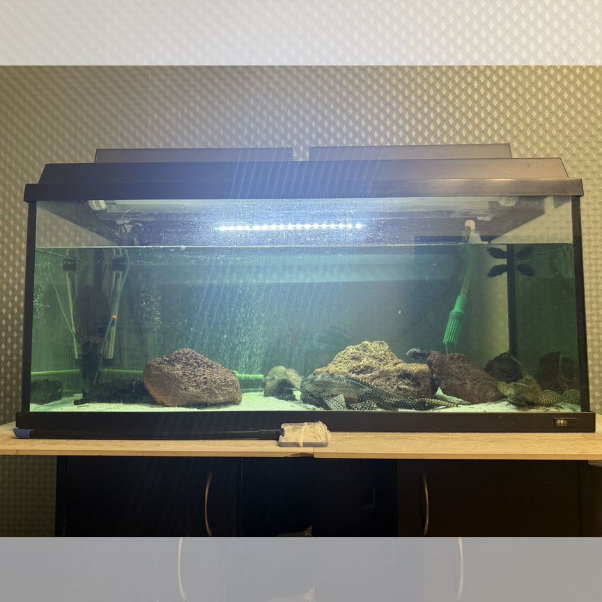 Аквариум с тумбой