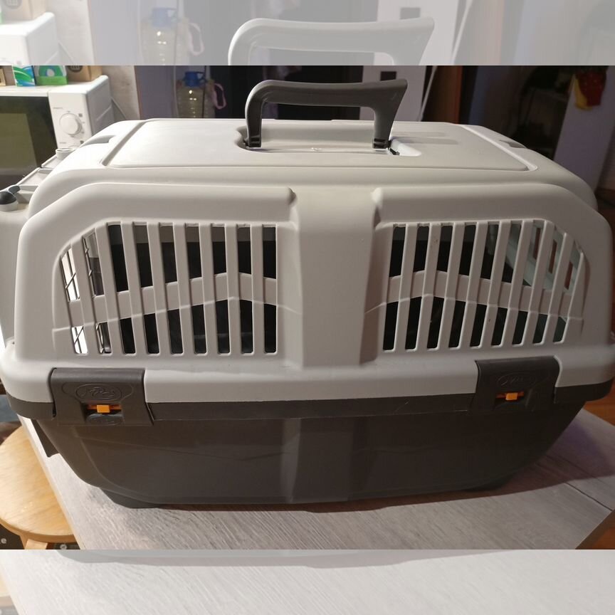 Переноска для кошек и собак
