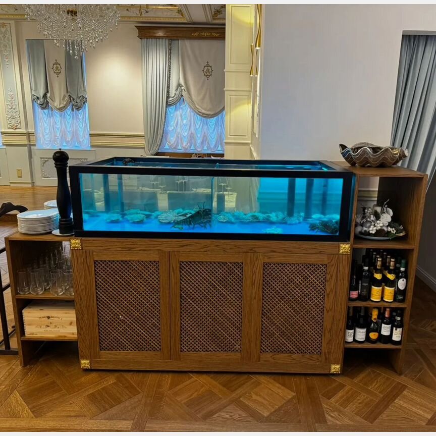 Аквариум для продажи морепродуктов