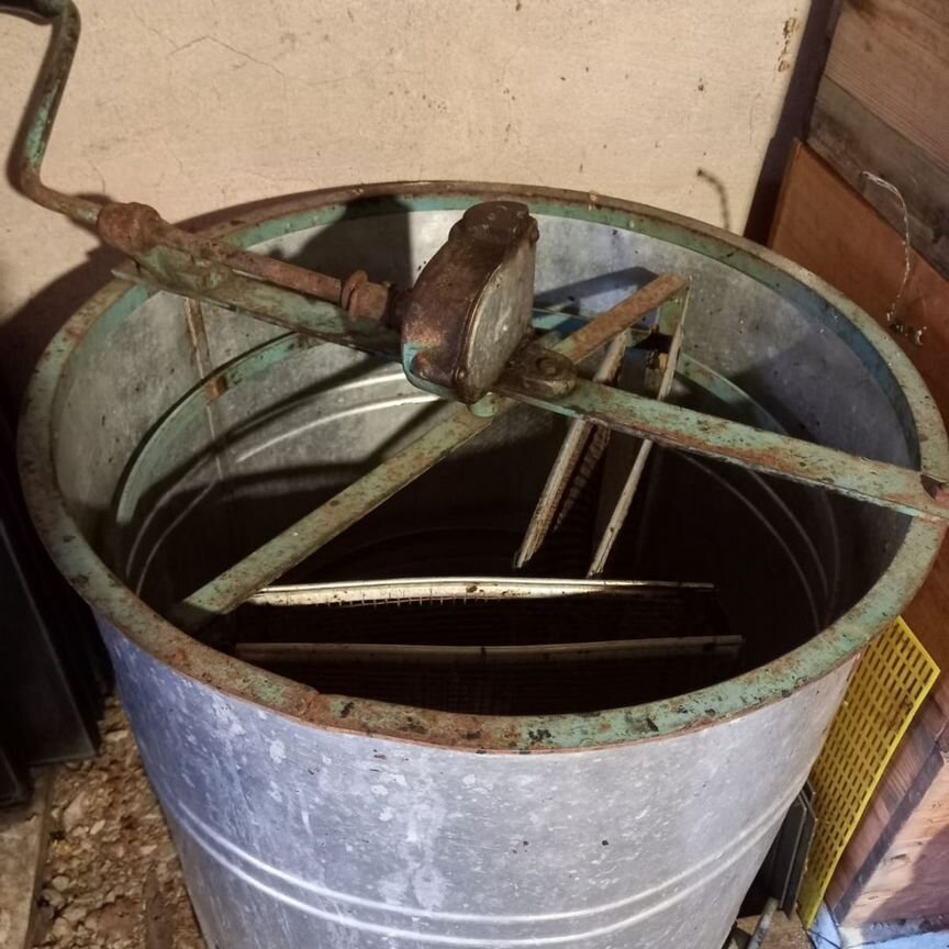 Медогонка двухрамочная