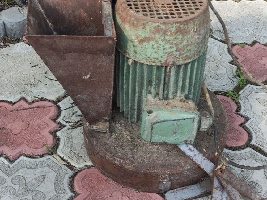 Крупарушка зернодробилка