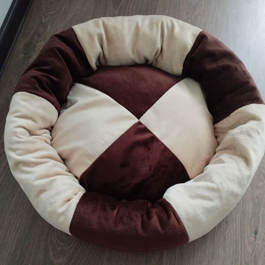 Лежанки для кошек и собак