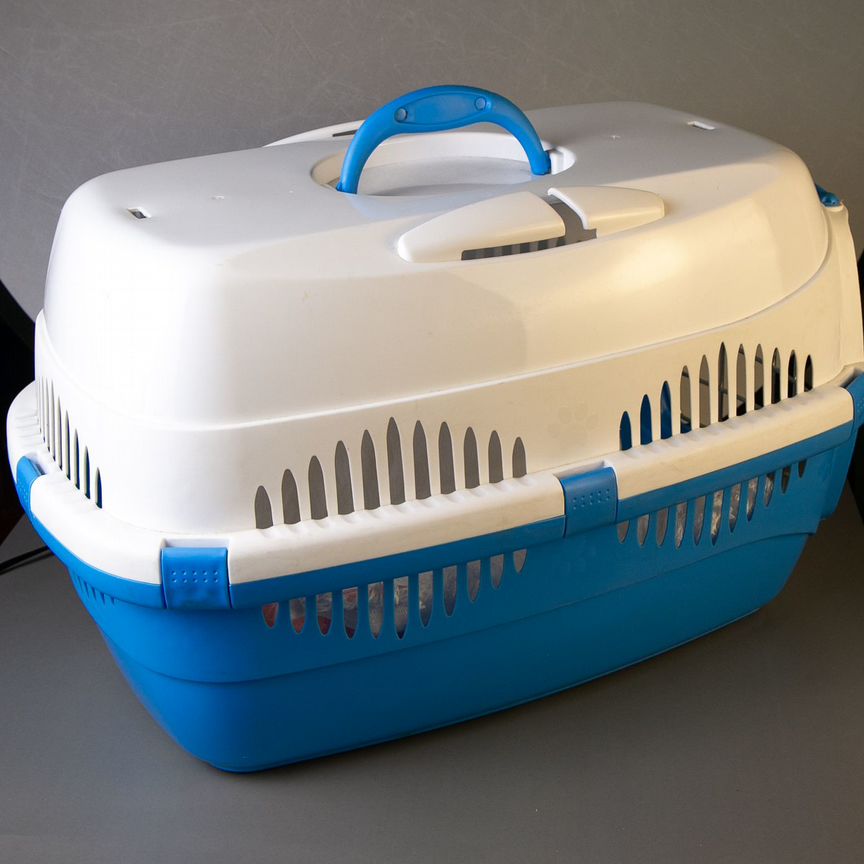 Переноска для кошек пластиковая бу