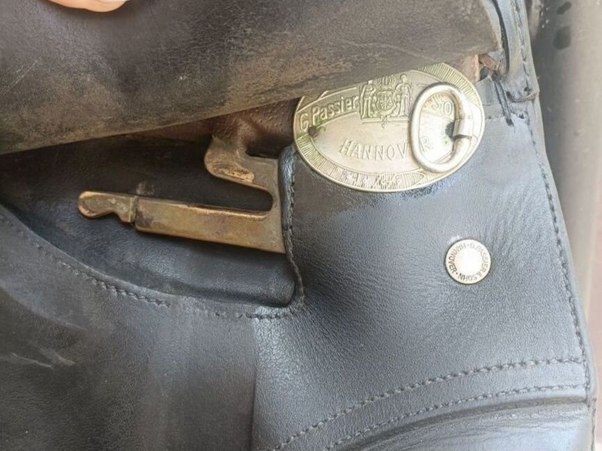 Седло выездковое Германия