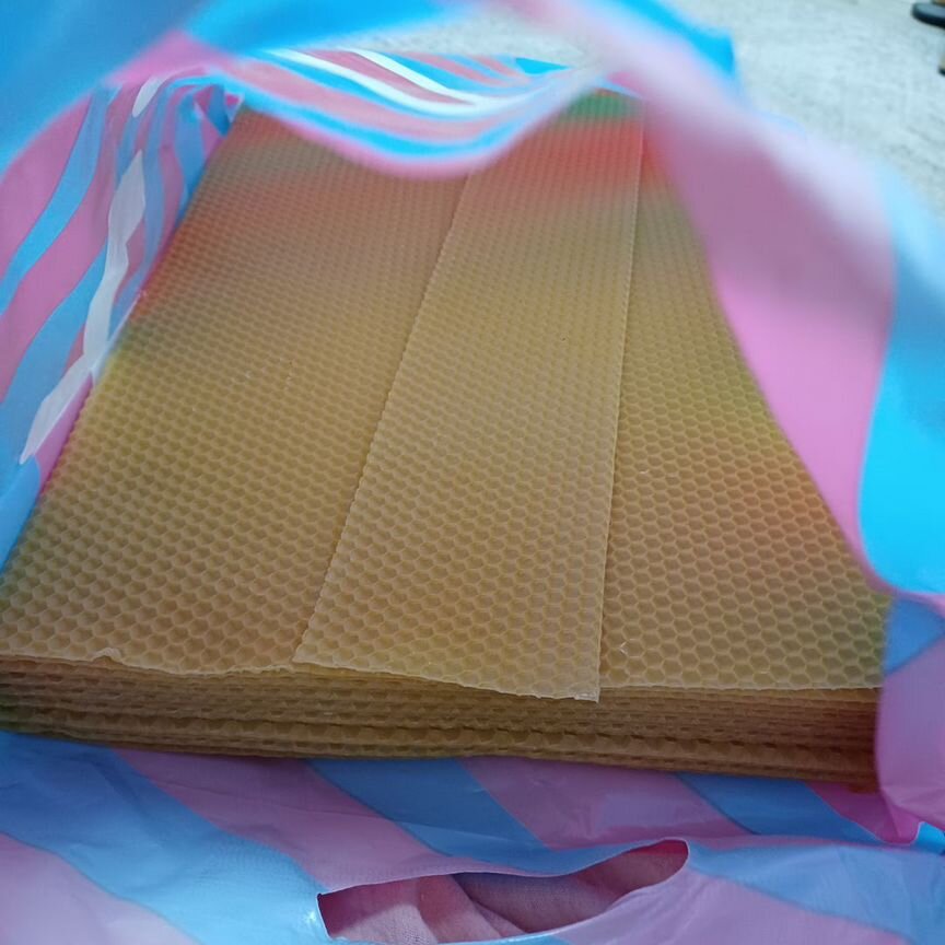 Воск пчелиный