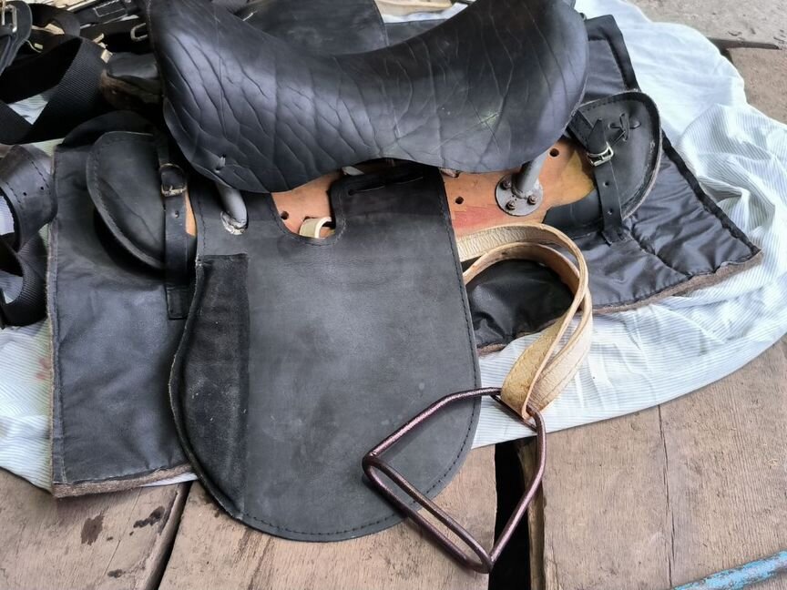 Седло кавалерийское