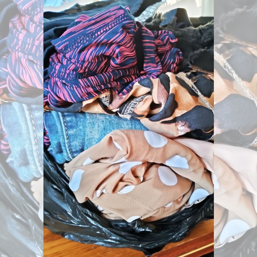 Продам пакет женских вещей размер s