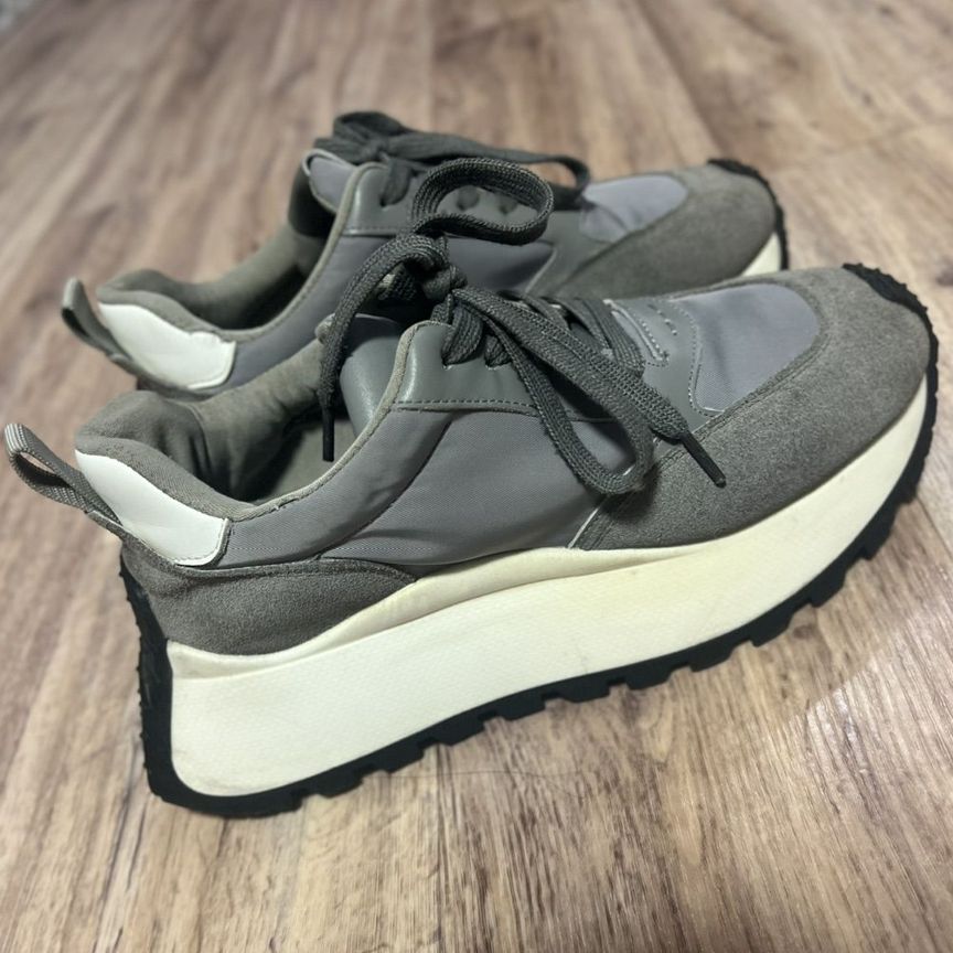 Кросовки женские