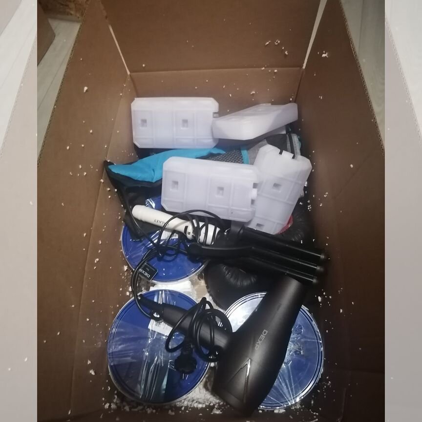 Коробка с вещами бу