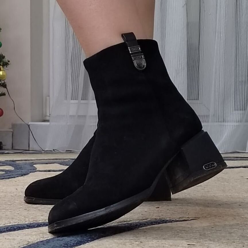 Полусапожки зимние замшевые 38 размер