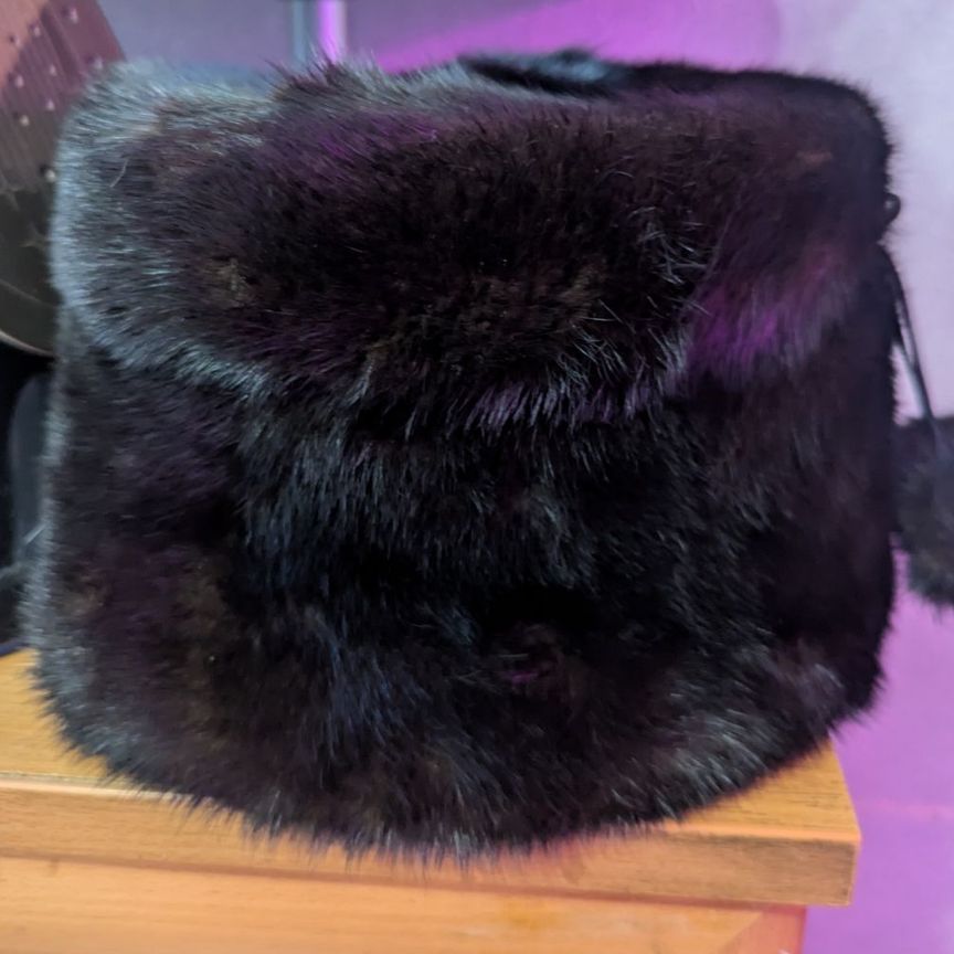 Норковые шапки б/у