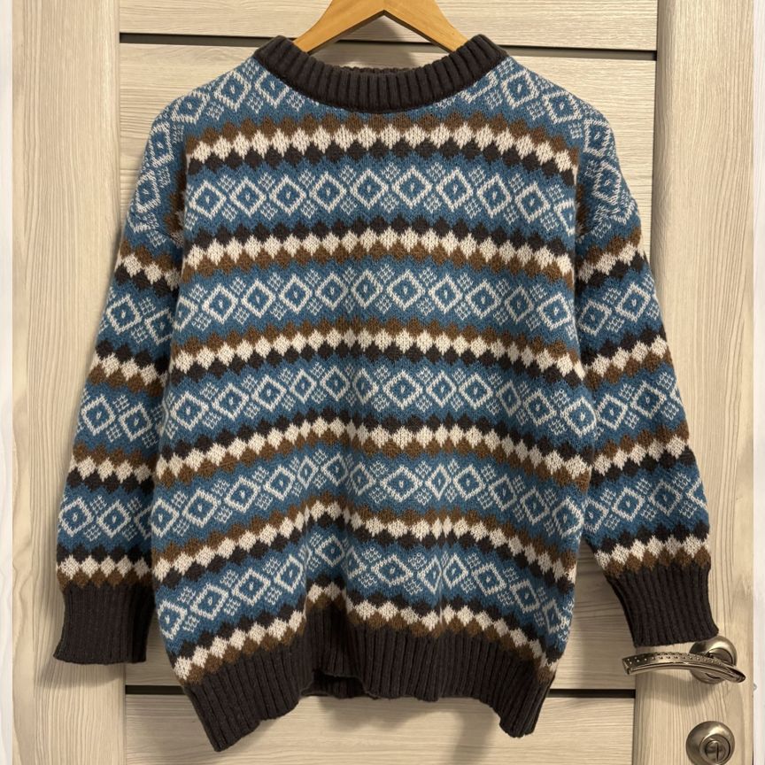 Свитер женский