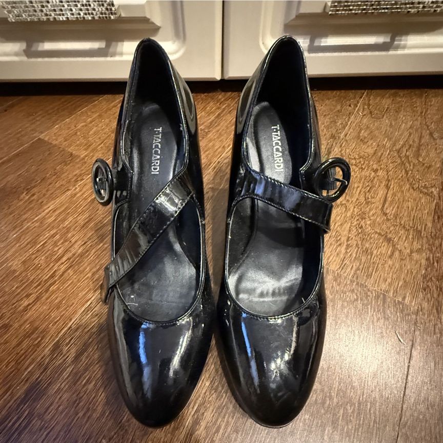 Туфли лаковые новые