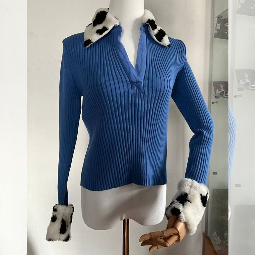 Кофточка с длинным рукавом и меховой отделкой