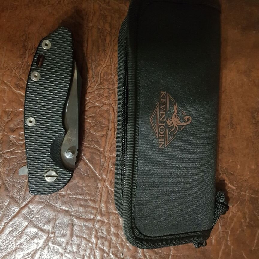 Брелок kevin john