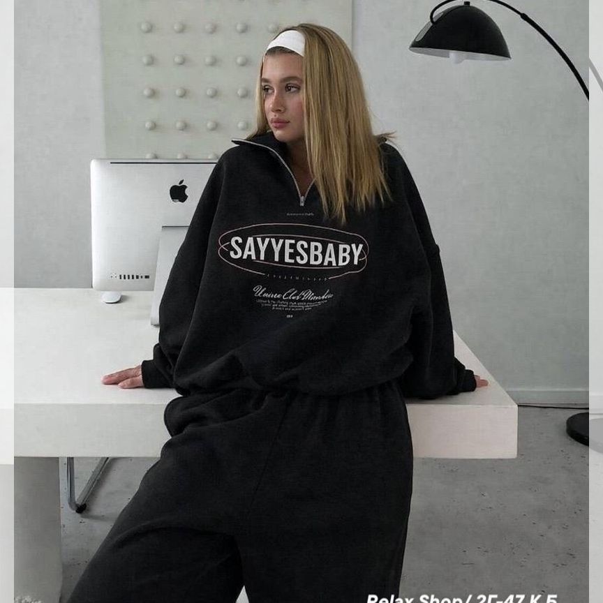 Спортивный костюм женский